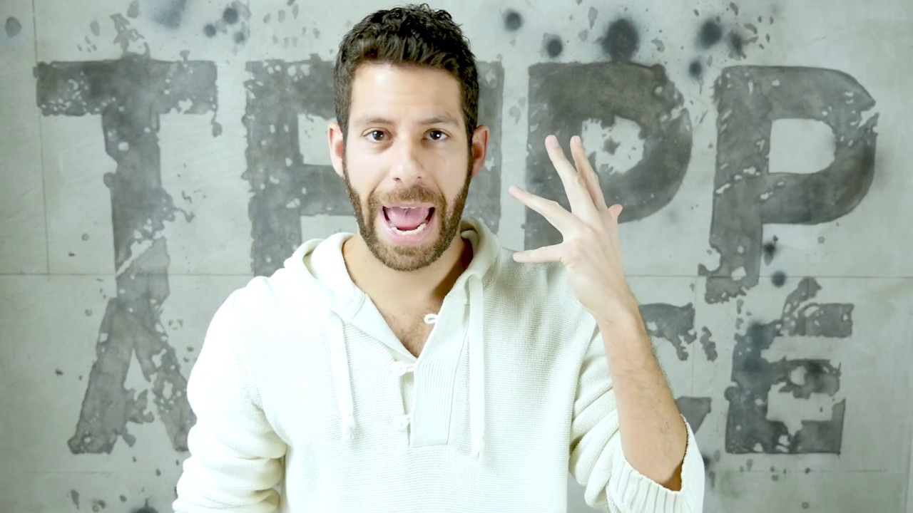 5 Romantic Gestures That Make Women Swoon - YouTube