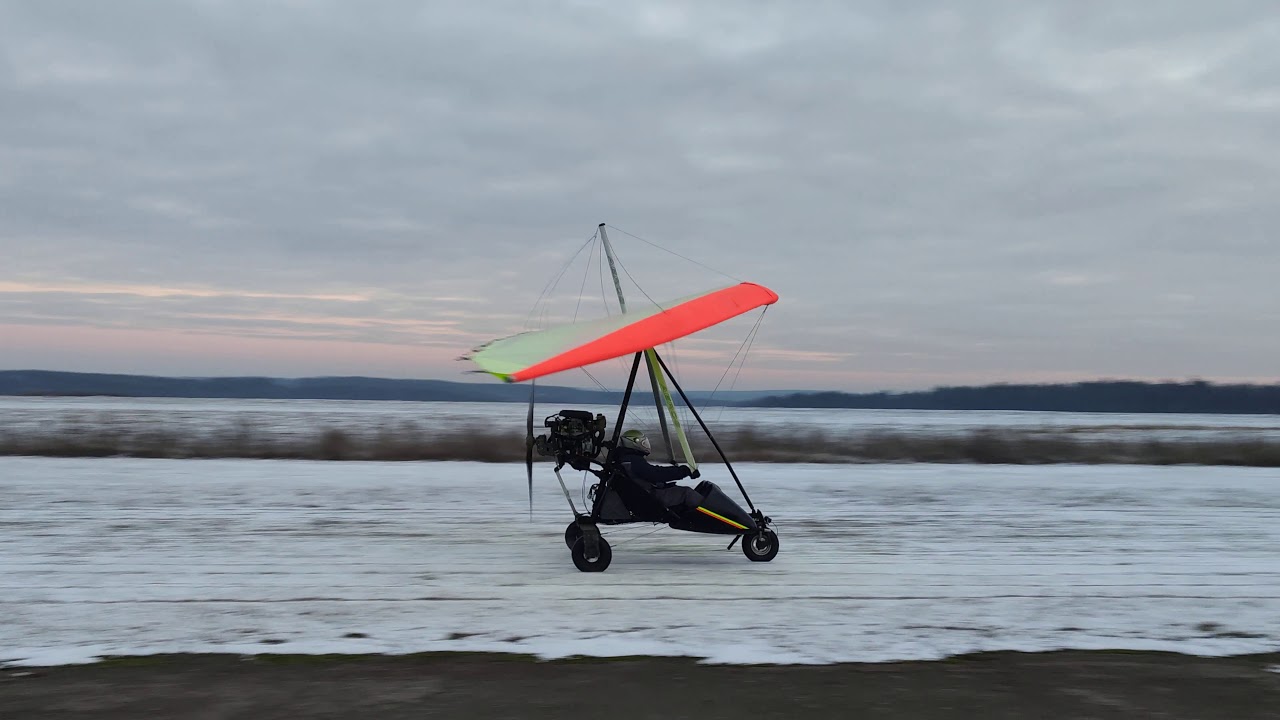 Flying on motor hang glider. Training landings. - YouTube