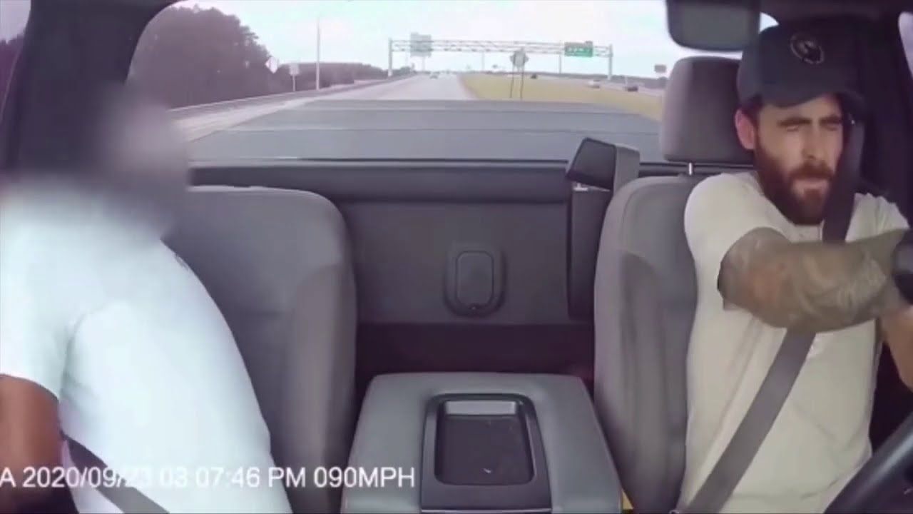 Driver shoots through windshield on freeway in self defense!!!!! - YouTube