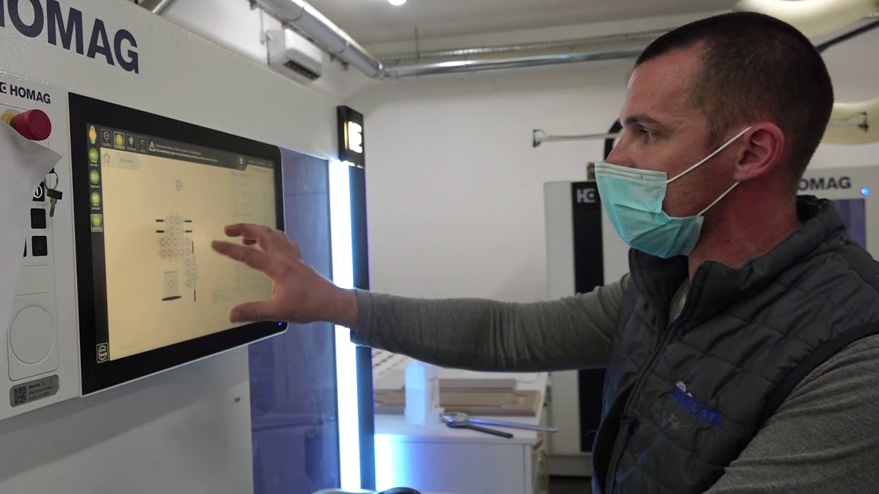 masina sa numerickim upravljanjem- CNC busilica - YouTube