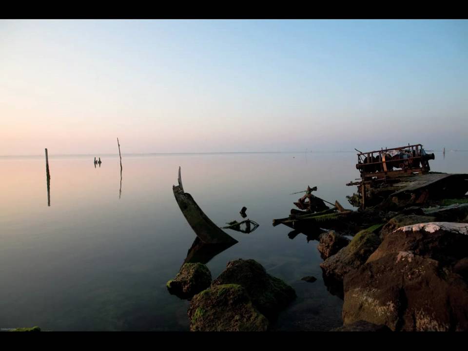 Alba sul Delta - YouTube