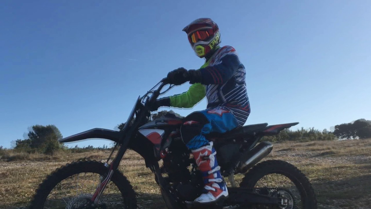 UN SPOT POUR LE MOTOCROSS ! APOLLO 250 / HD - YouTube