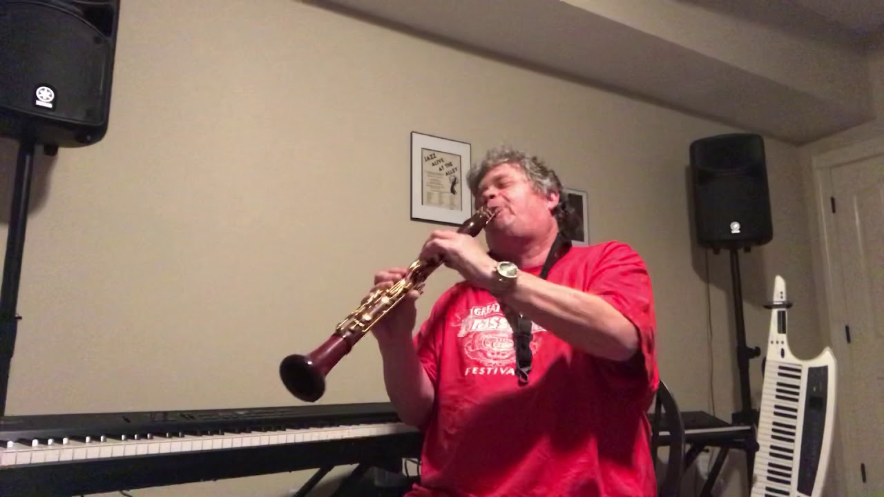 David Hall plays “Deep Purple” on clarinet - YouTube