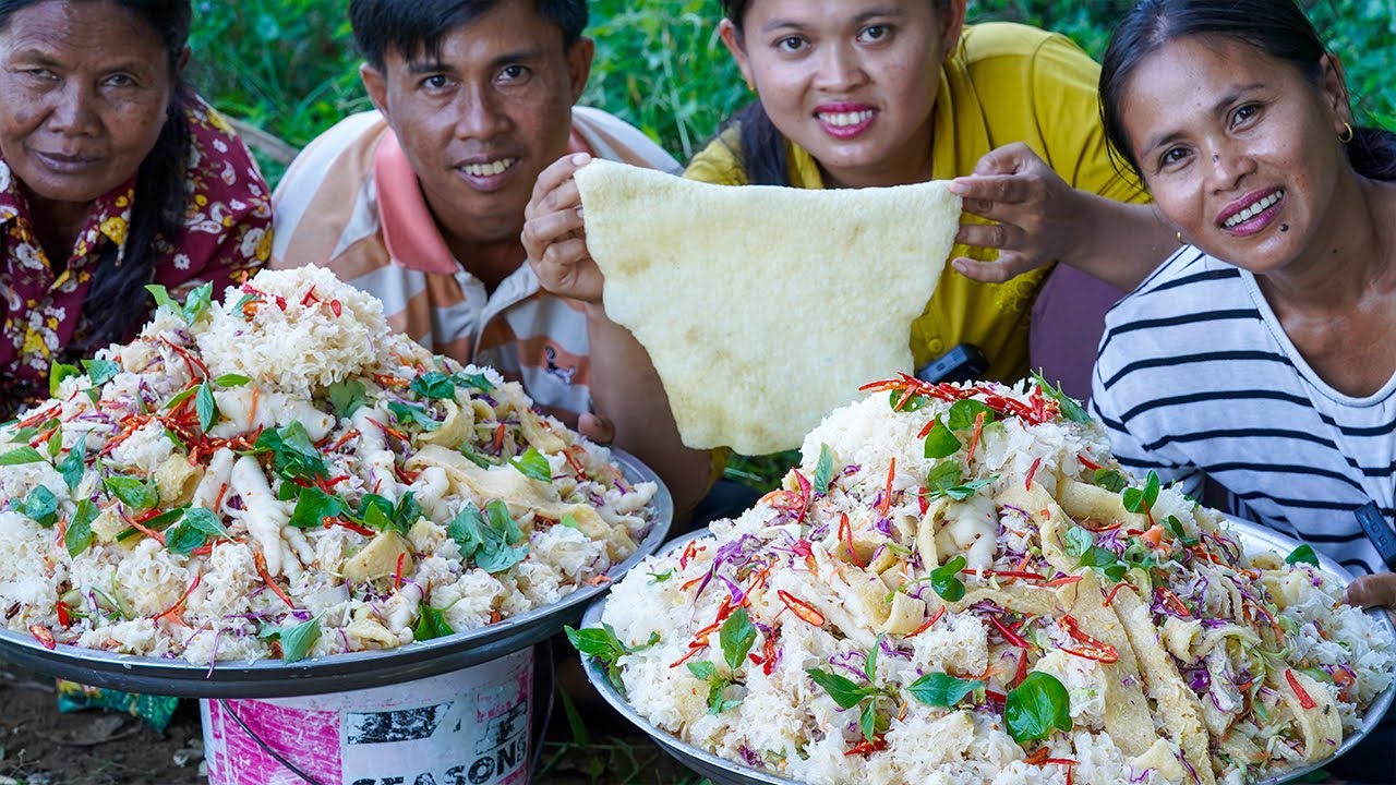 Mixed Chicken Feet with Dry Pig Skin Salad Recipe in Village - Cooking ...