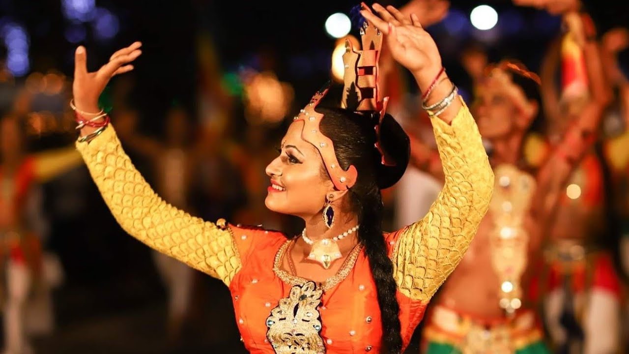 digamadulla perahara | දිඝාමඩුලු පෙරහැර මංගල්‍යය 2019 - YouTube