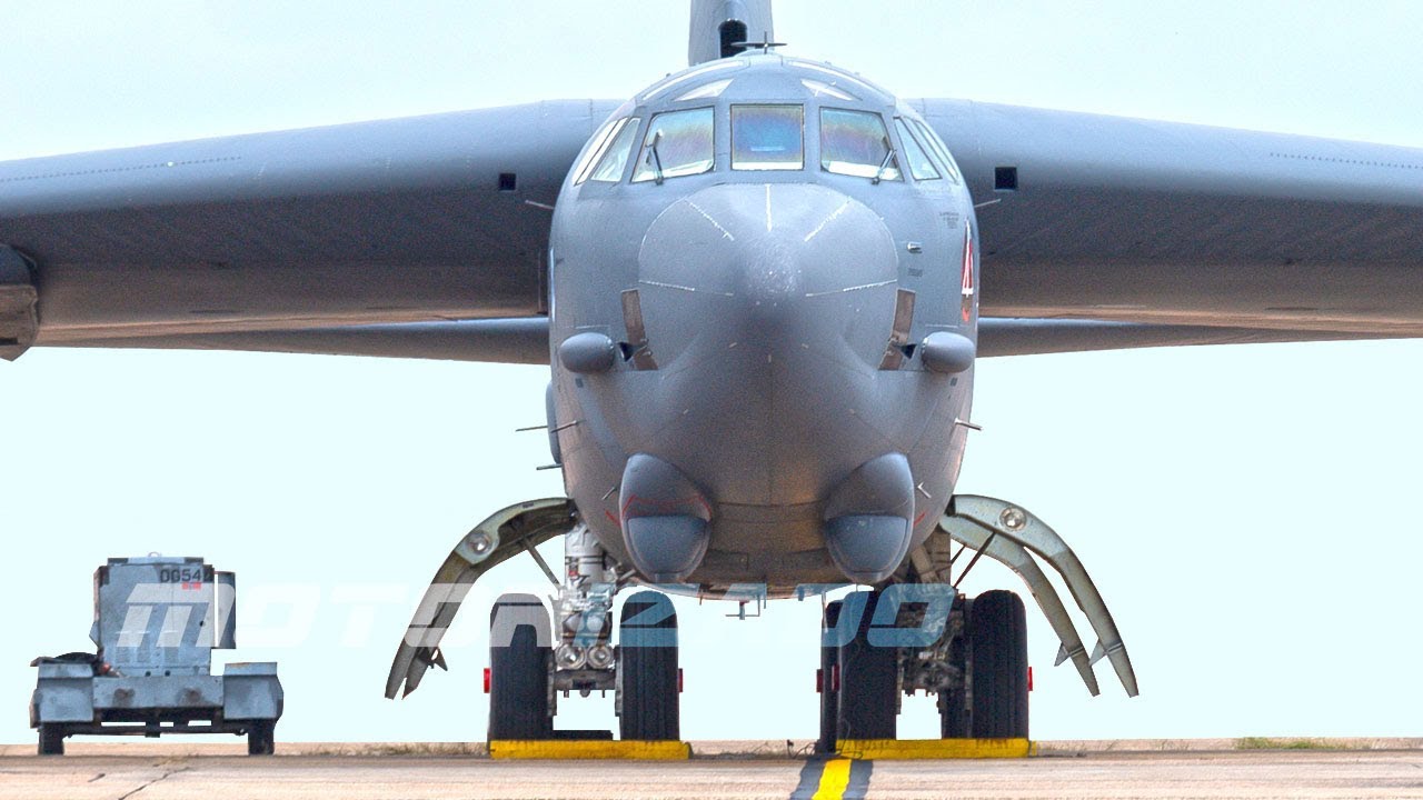 B-52H Stratofortress Take Off and Landing US Air Force - YouTube