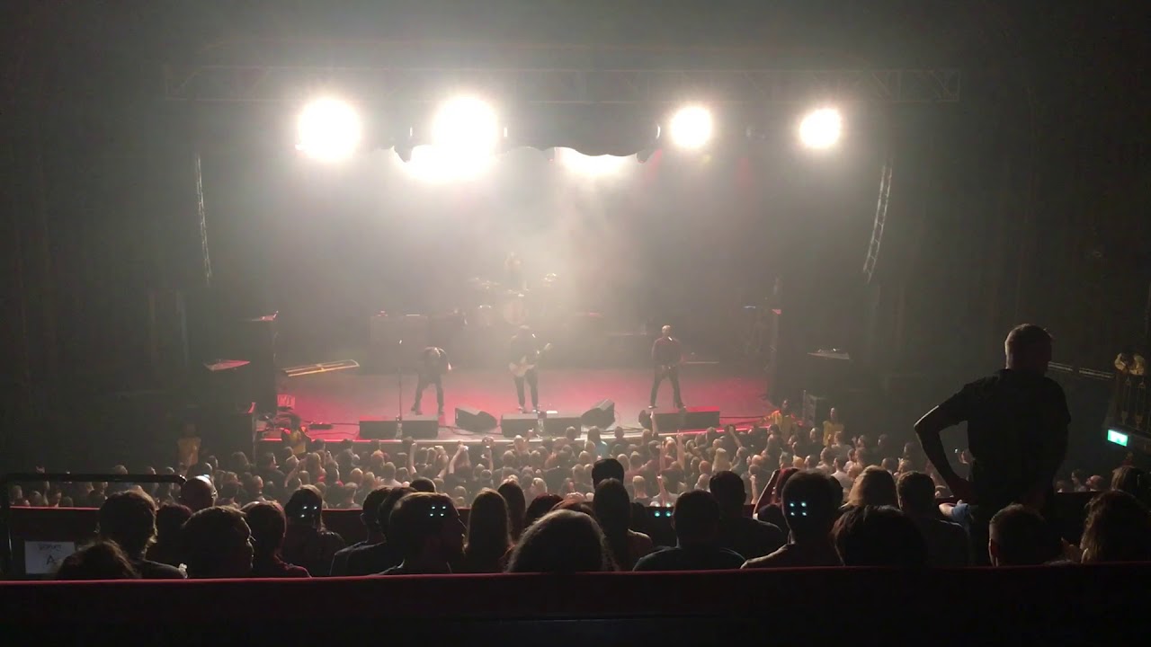 Seether - Country Song / London 15/10/17 - YouTube