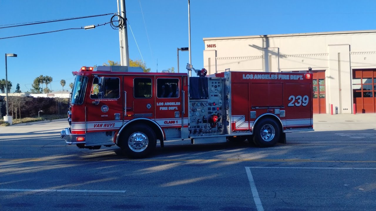 LAFD Light Force 39 Responding - YouTube