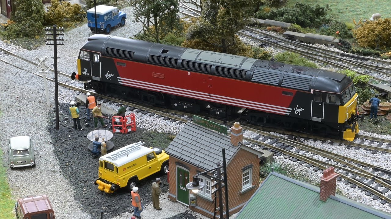 "Totnes castle" a class 47 in Virgin Livery. 4K Widescreen. - YouTube