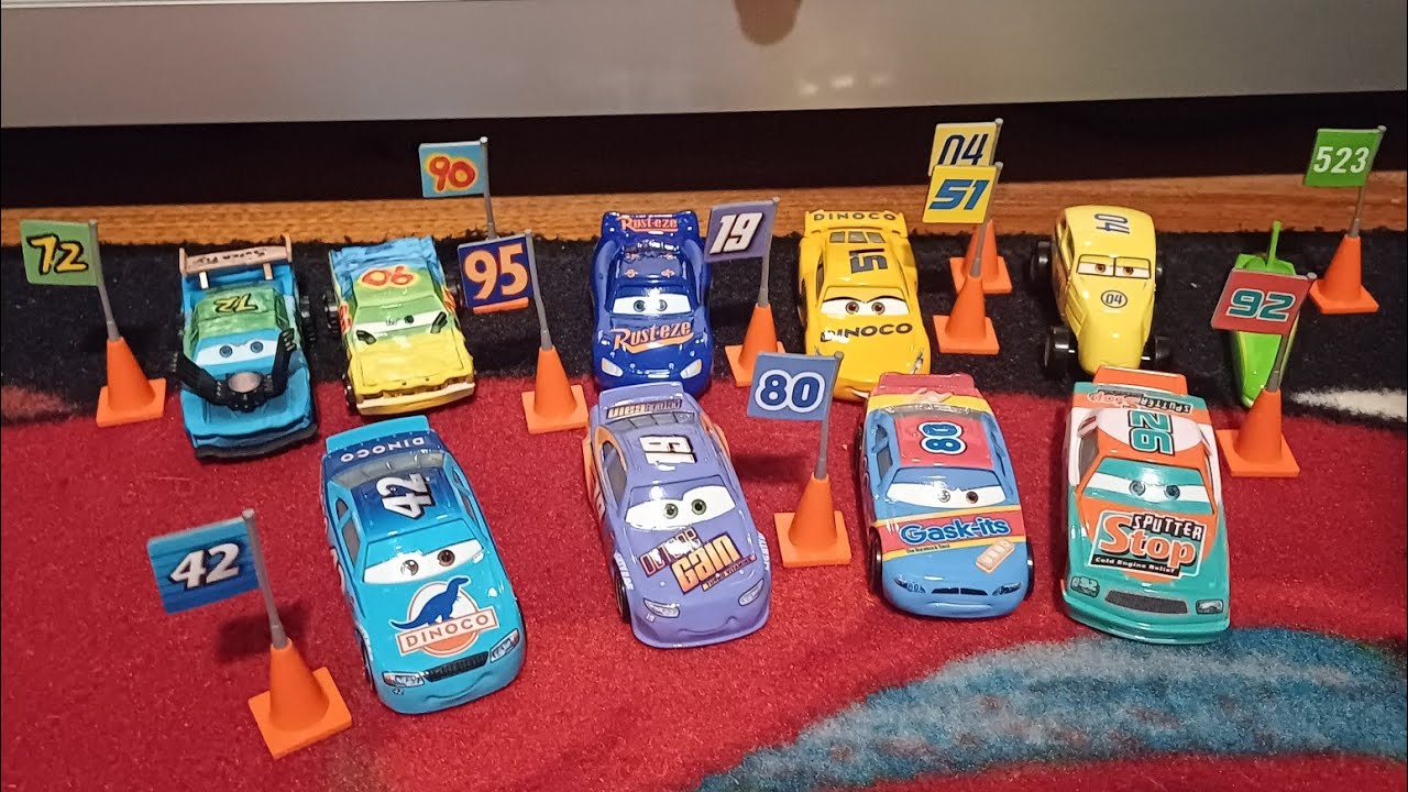 Mattel Disney/Pixar Cars Accessory 2-Packs (Piston Cup Racing) McQueen ...