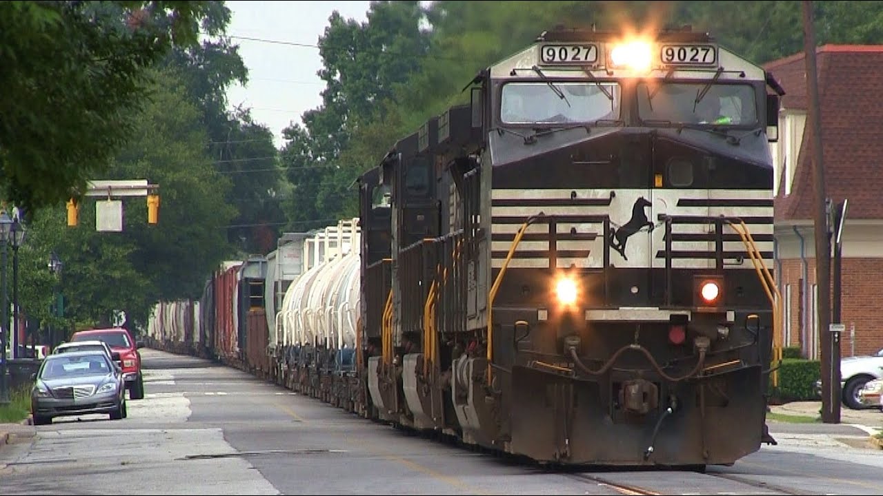 STREETRUNNING Freight Train in Augusta, GA - YouTube