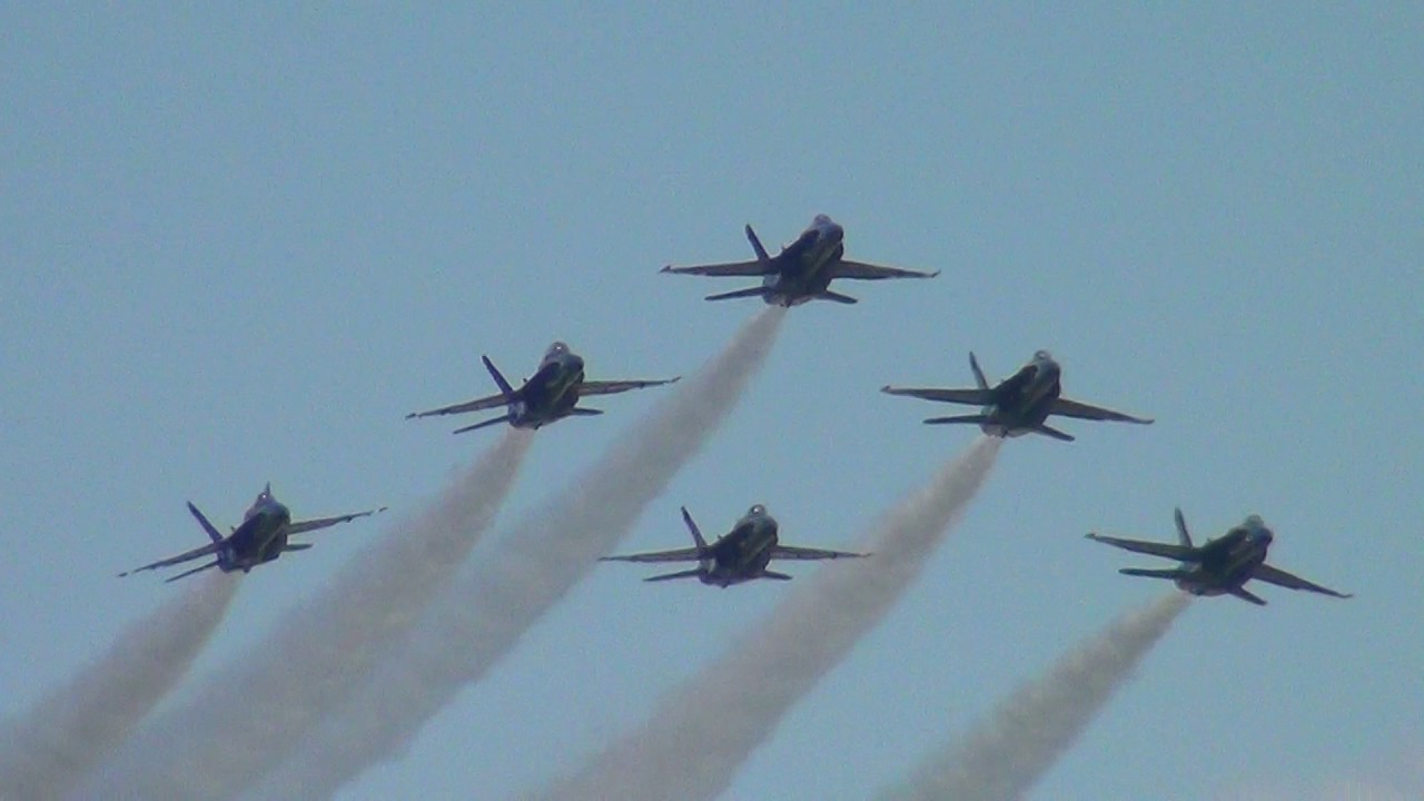 Blue Angels - Delta Breakout - EAA 2017 - YouTube