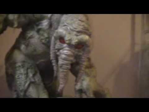 Sideshow collectibles the man-thing comiquette review - YouTube