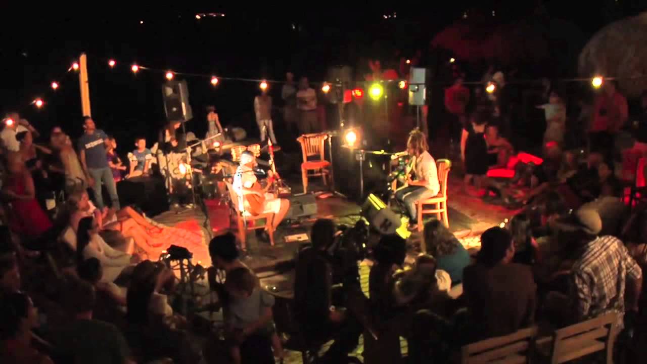 Junior Tecla - 'Beautiful' LIVE @ Blue Bay Curaçao 2013 - YouTube
