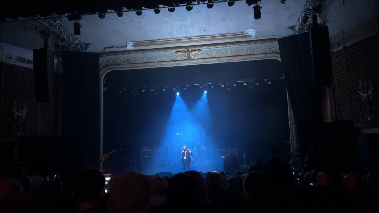 Jonathan Dinklage performs Different Strings by RUSH - Bubba Bash 2024 ...