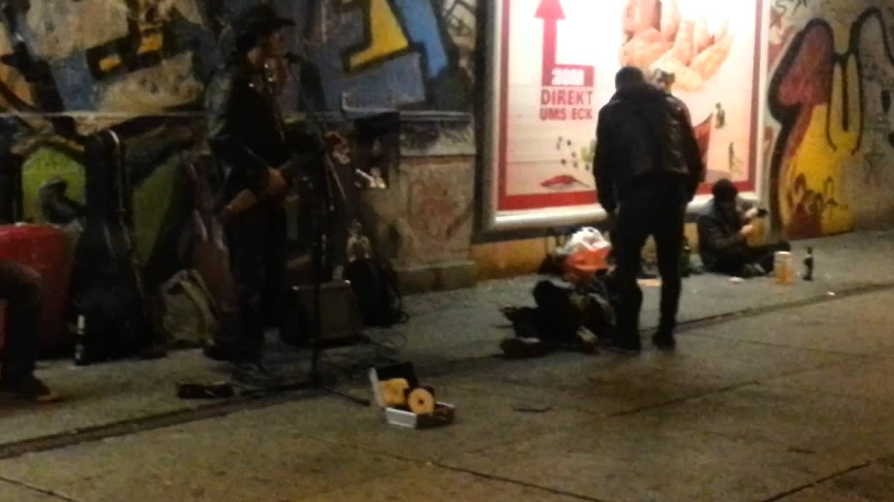 Wie man die Penner am Alexanderplatz los wird! ^^ - YouTube