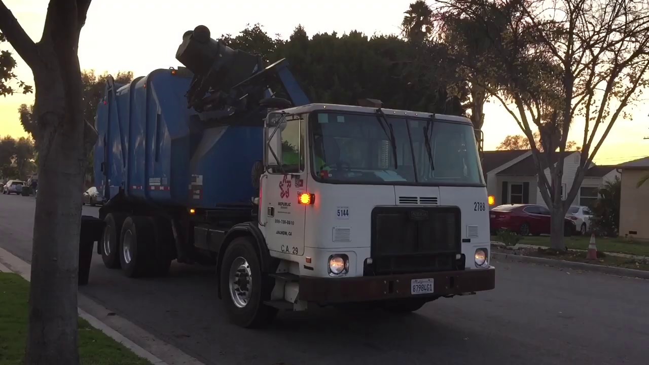 Republic Services Post New Year's Collection 2020: Recycle - YouTube