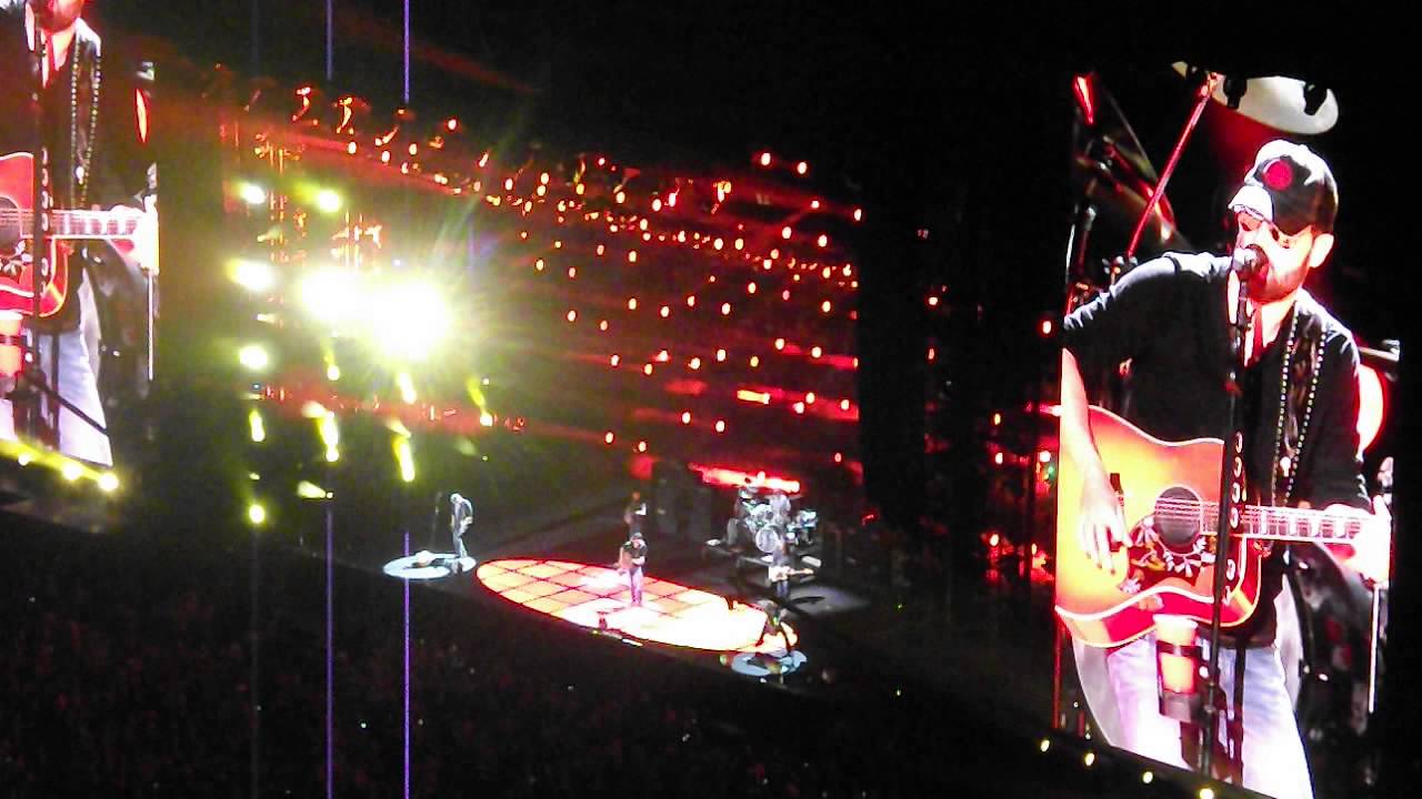 Eric Church Homeboy CMA festival 2013, LP Field - YouTube