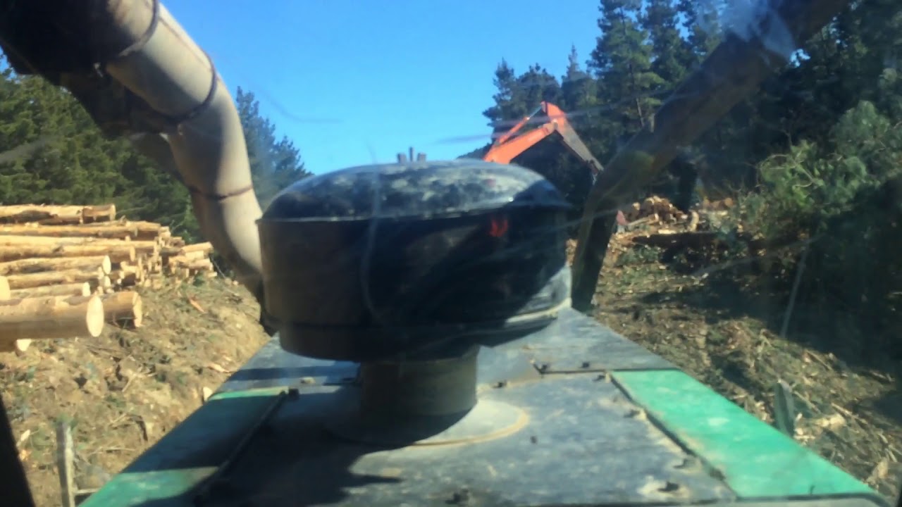NEW ZEALAND LOGGING Timberjack 660. - YouTube