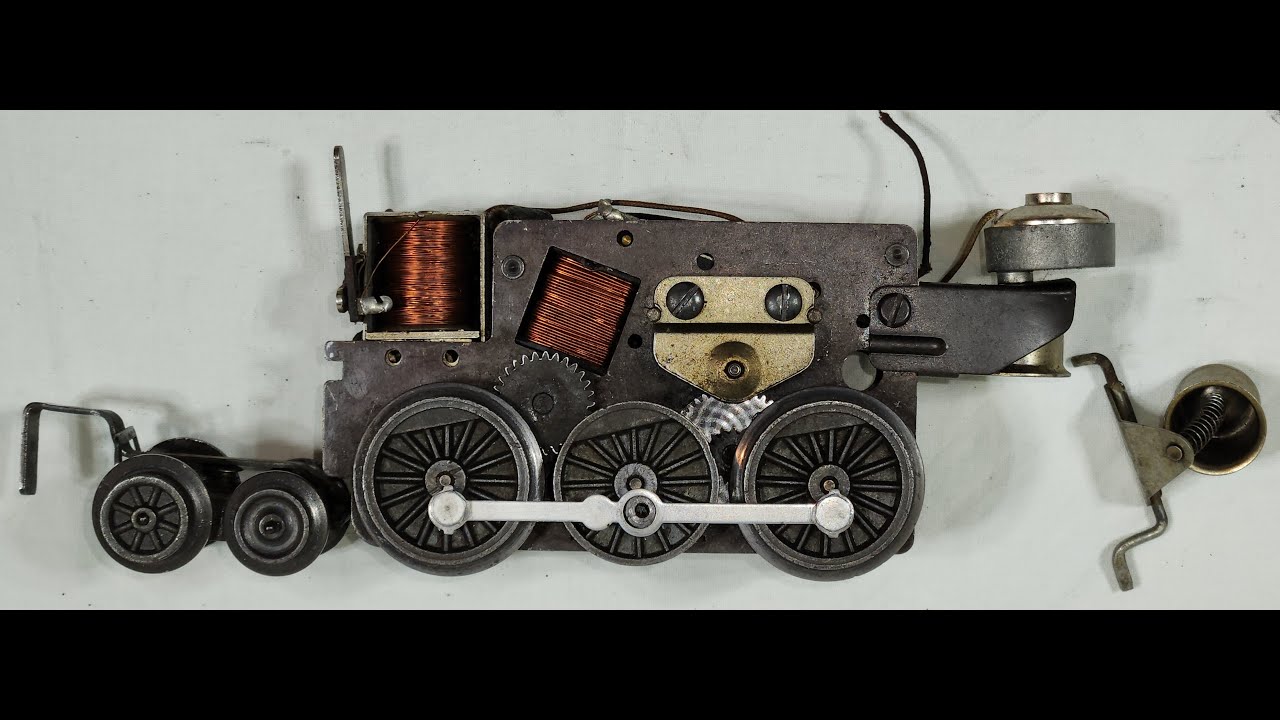 Lionel 2026 Motor with E unit, Smoke Unit, Rear Wheels, 1951-1953 - YouTube