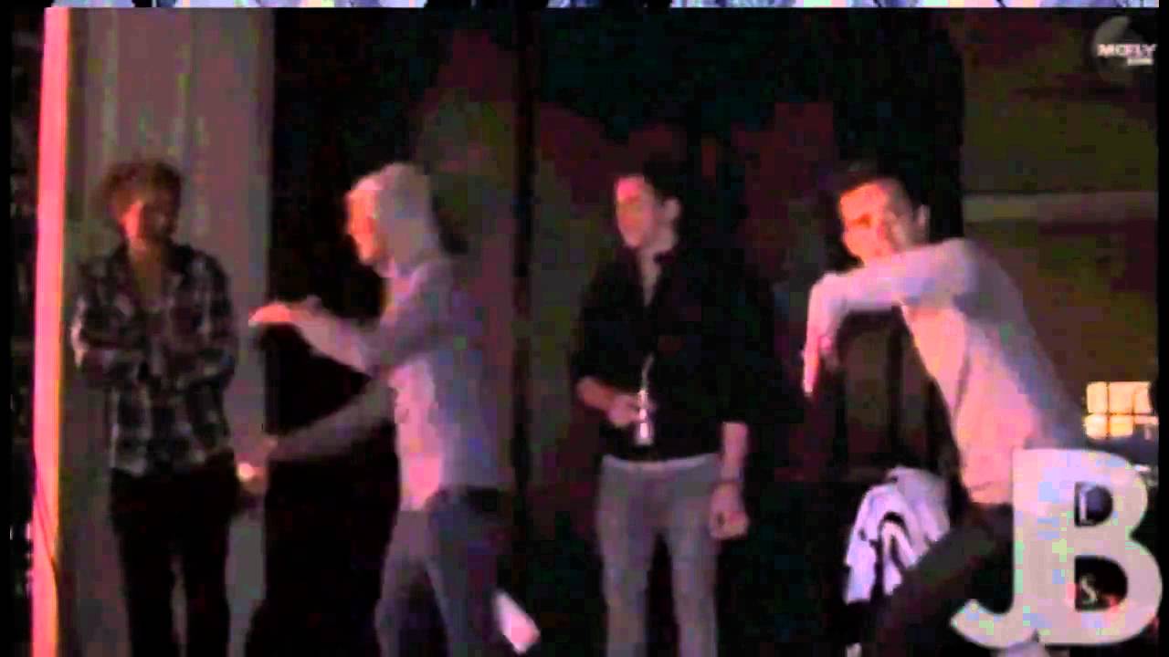 McFly dancing Party in the USA - YouTube