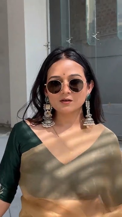 Angana Mein Saiyan Swimming Pool | Red Saari Wali Bhabhi Dance | Ayushi Shukla | Bhojpuri Dance ...