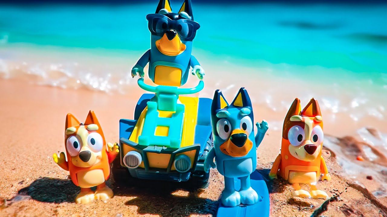 The Beach! Bluey toys Pretend Play with Bingo - YouTube