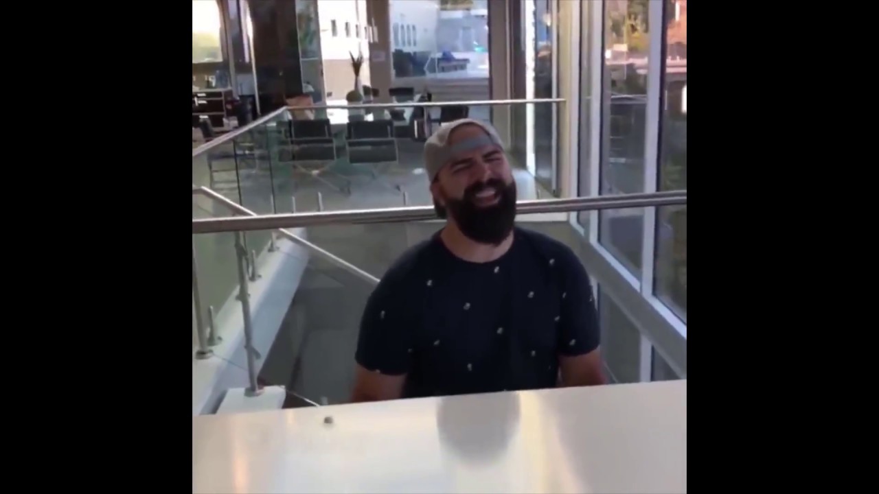 DJ Keemstar performs A Thousand Miles on the piano - YouTube