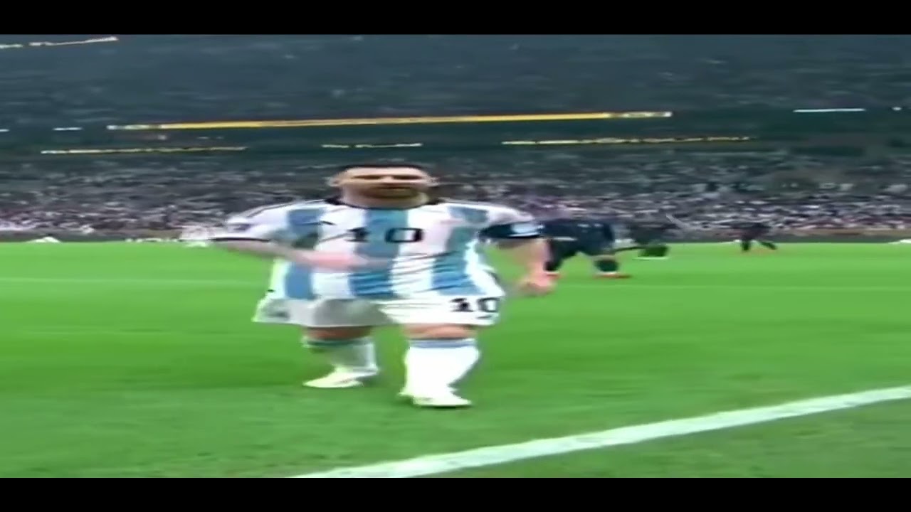 Messi wide walk - YouTube