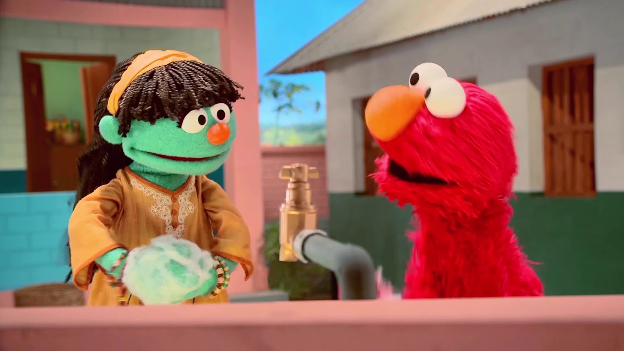 4.17 Song: Washing Hands (Raya and Elmo) - (اغنية: غسل اليدين (رايا ...