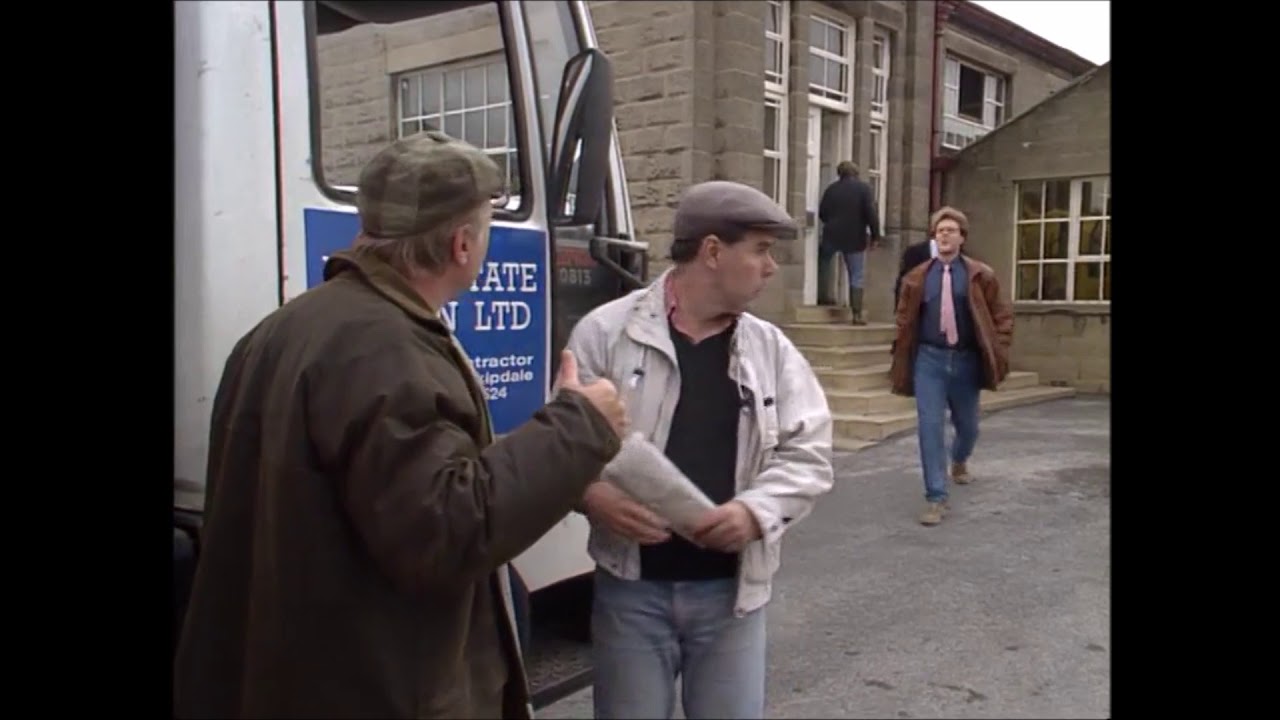 Emmerdale - Chris Tate's First Appearance (1989) - YouTube