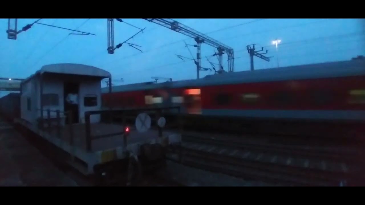 12296 Sanghmitra express with LGD. Wap-7 #train #scrrailways #railway # ...