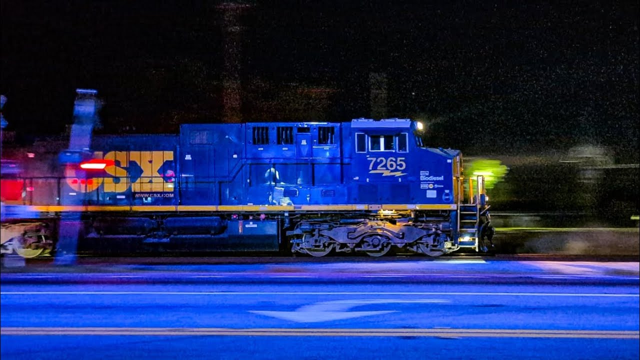 CSX 7265 Leads L778 Through Dover Florida! - YouTube
