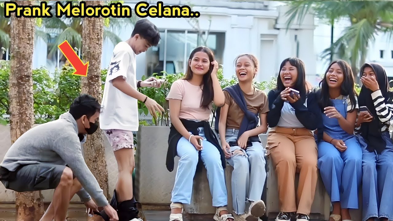 PRANK MELOROTIN CELANA AUTO NGAKAK..... - YouTube