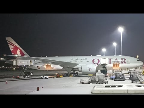 QATAR AIRWAYS ECONOMY CLASS QR 0944 AIRBUS A350-900 : Baku - Doha - Singapore