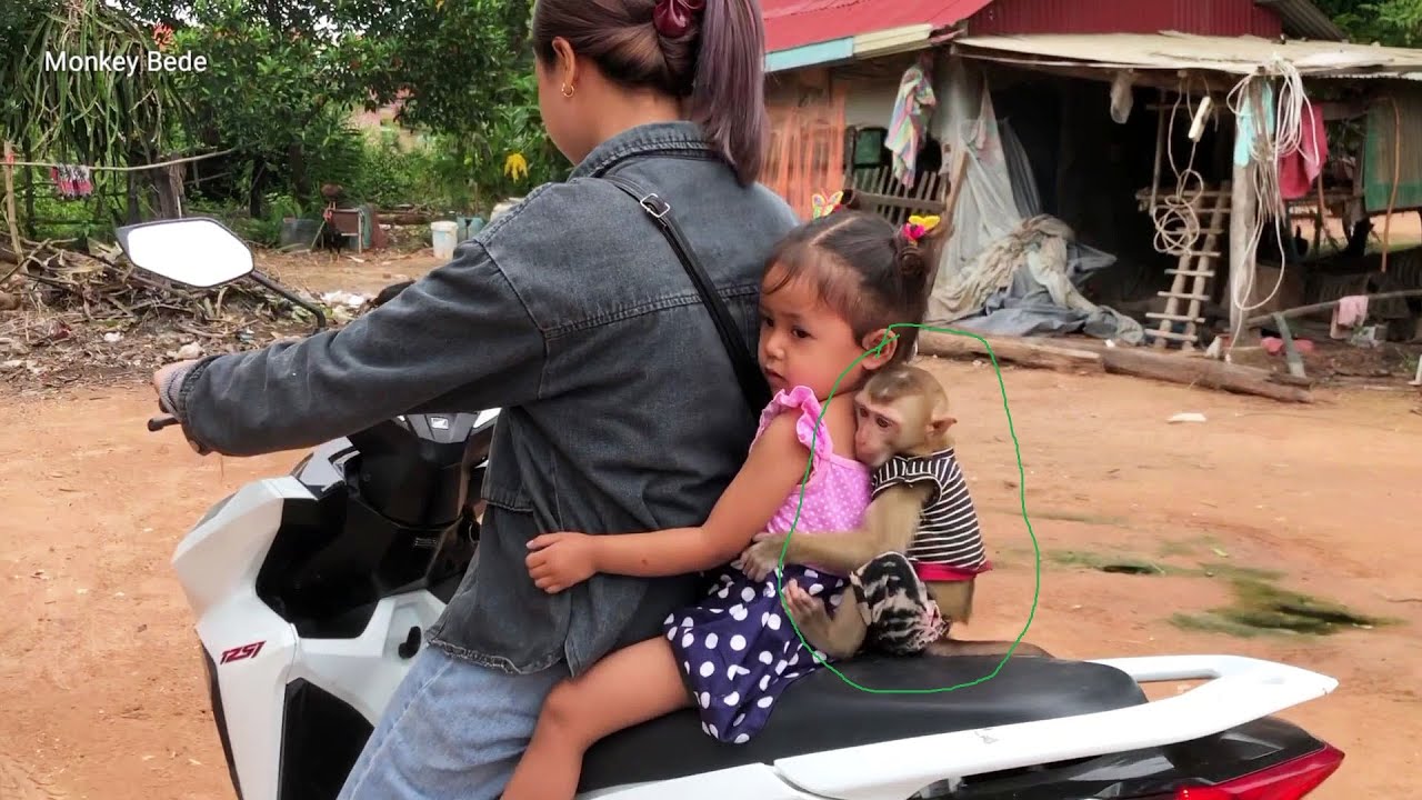 Bede Thank Rida's Mom For Riding On Motor / BEDE Happy So Much - YouTube