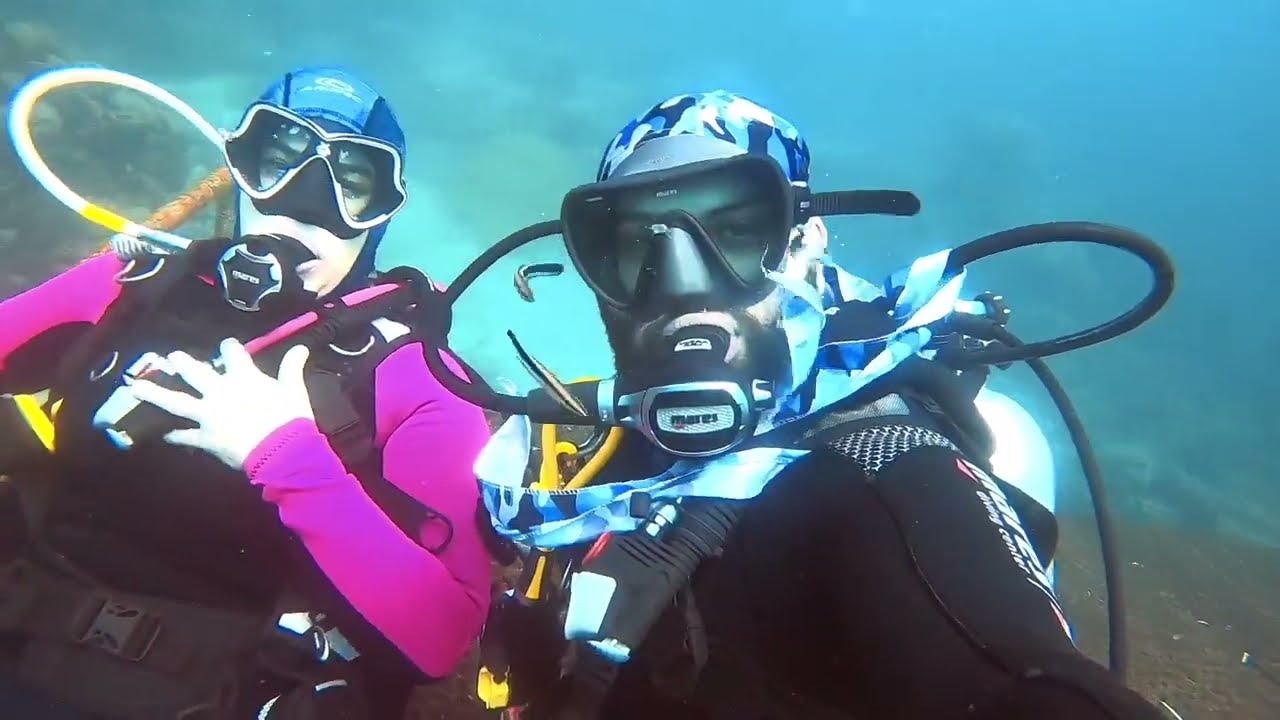 My Mom Tries Scuba Diving - YouTube