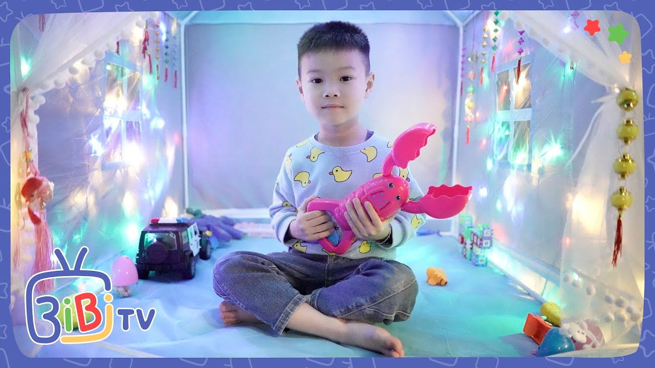 Hai Chị Em Chơi Đồ Chơi Trong Lều BIBI TV - YouTube