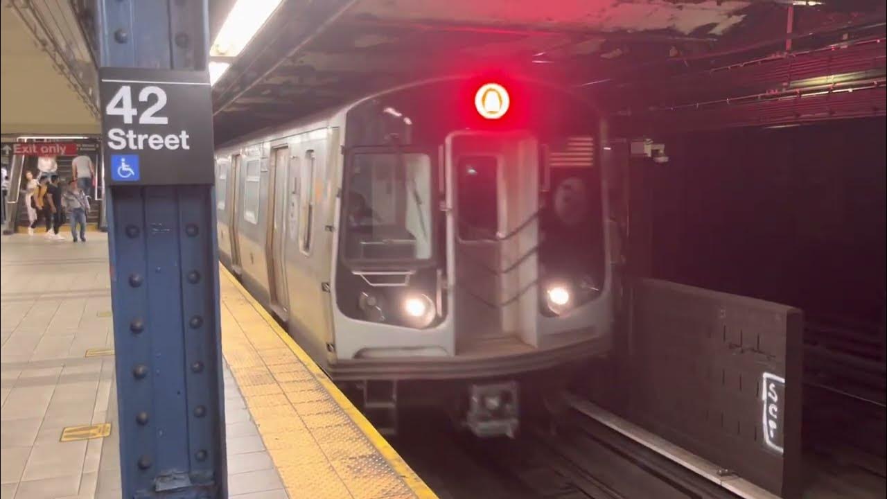 (A) Train Entering/Leaving 42nd street PABT Station. - YouTube
