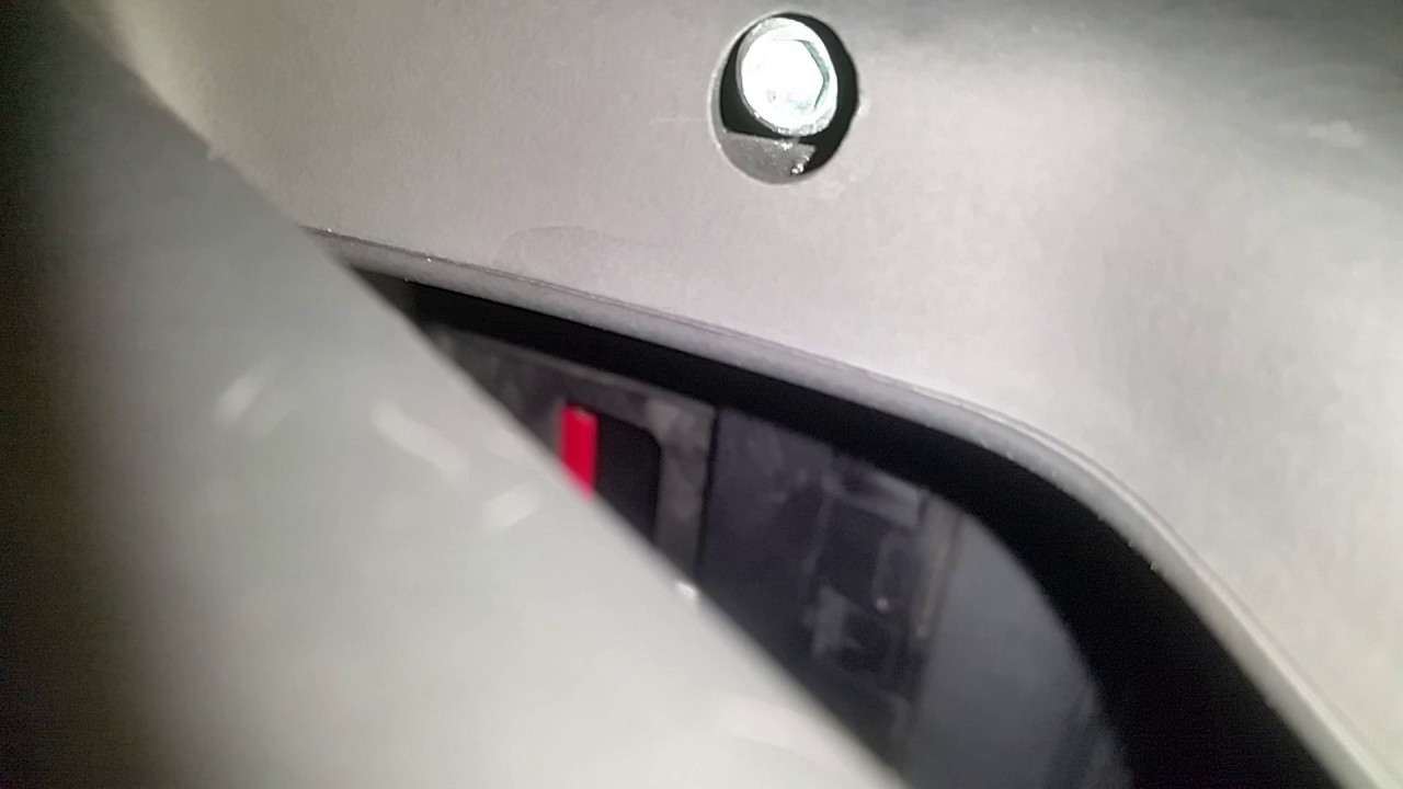 Plastic sides GEAR shifter audi A3 Screw hexagonal - YouTube