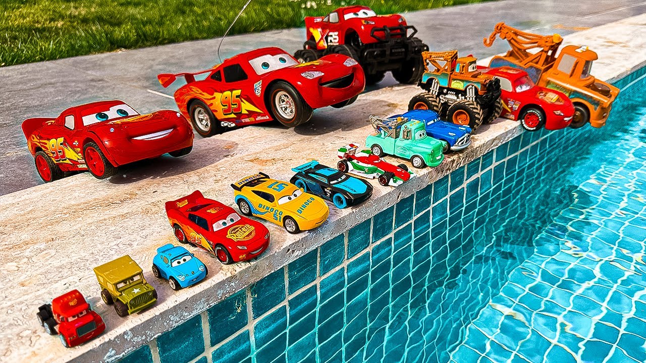 Disney Pixar Cars falling into deep pool, Lightning McQueen, Tow Mater ...