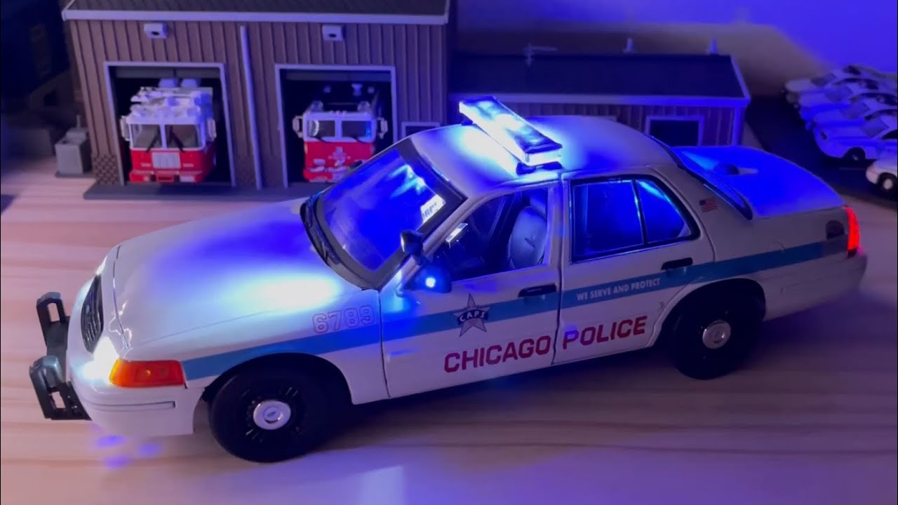 1/18 Scale Chicago Police Crown Victoria with working LED lights in the ...