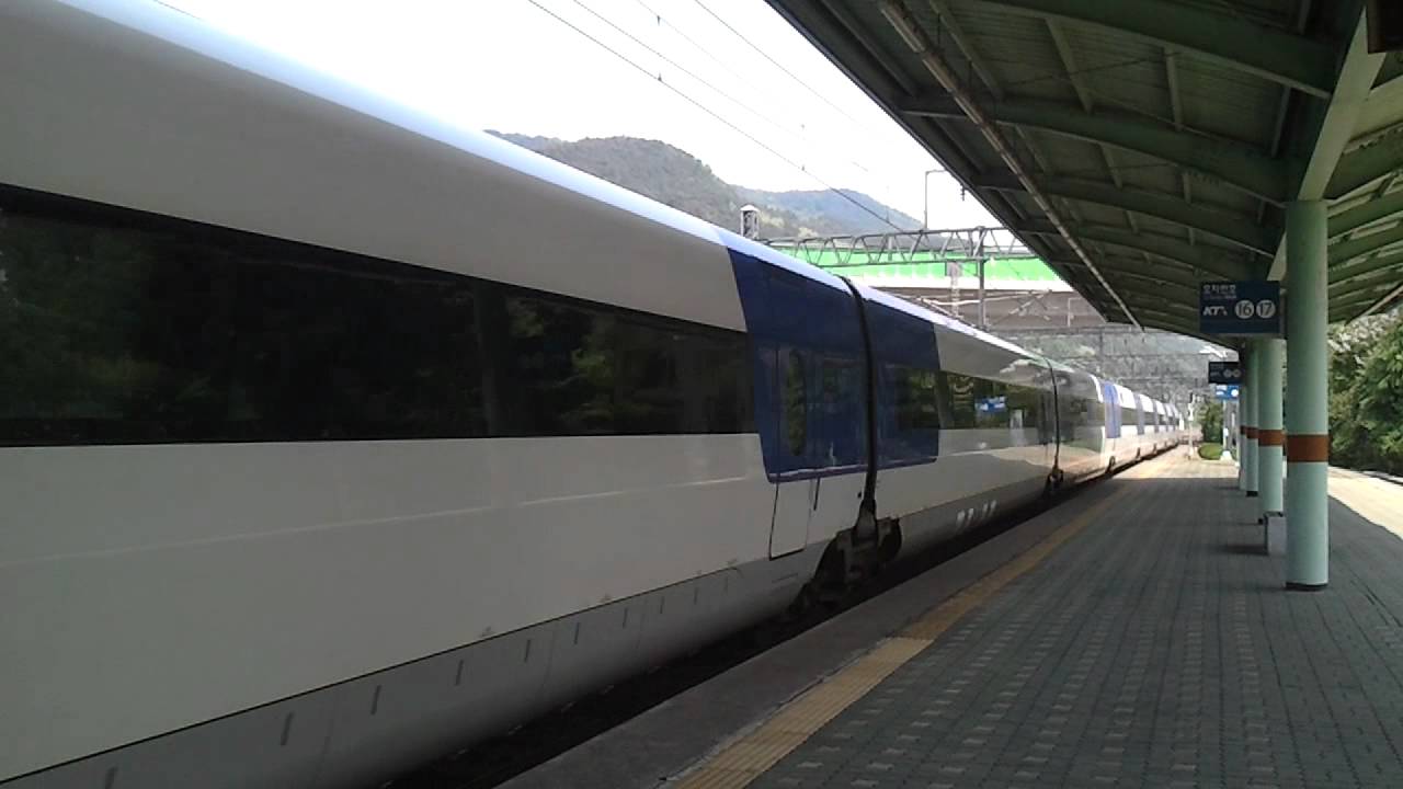 KTX-산천 18호기 #410 밀양역 통과 - YouTube