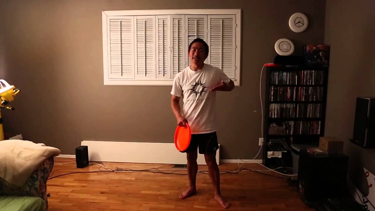 Freestyle Frisbee Tutorials: Simple Under The Leg Tutorial - YouTube