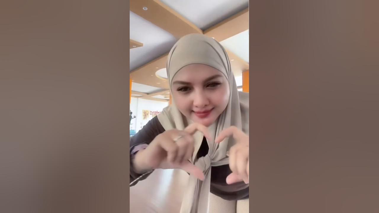 TANTE EMMA MS GOYANG ZUMBA LIVE TIKTOK PART1 - YouTube