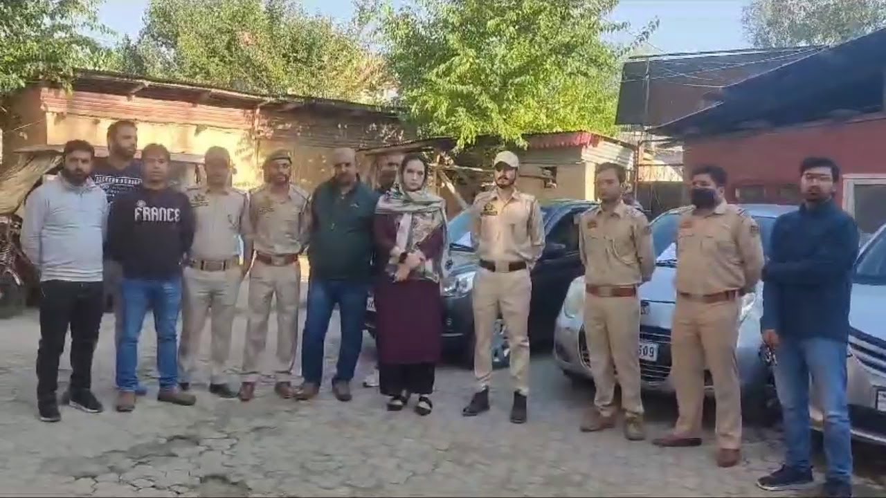 Srinagar: RTO Acts Tough Against Unregistered Cab Services, 3 Vehicles ...