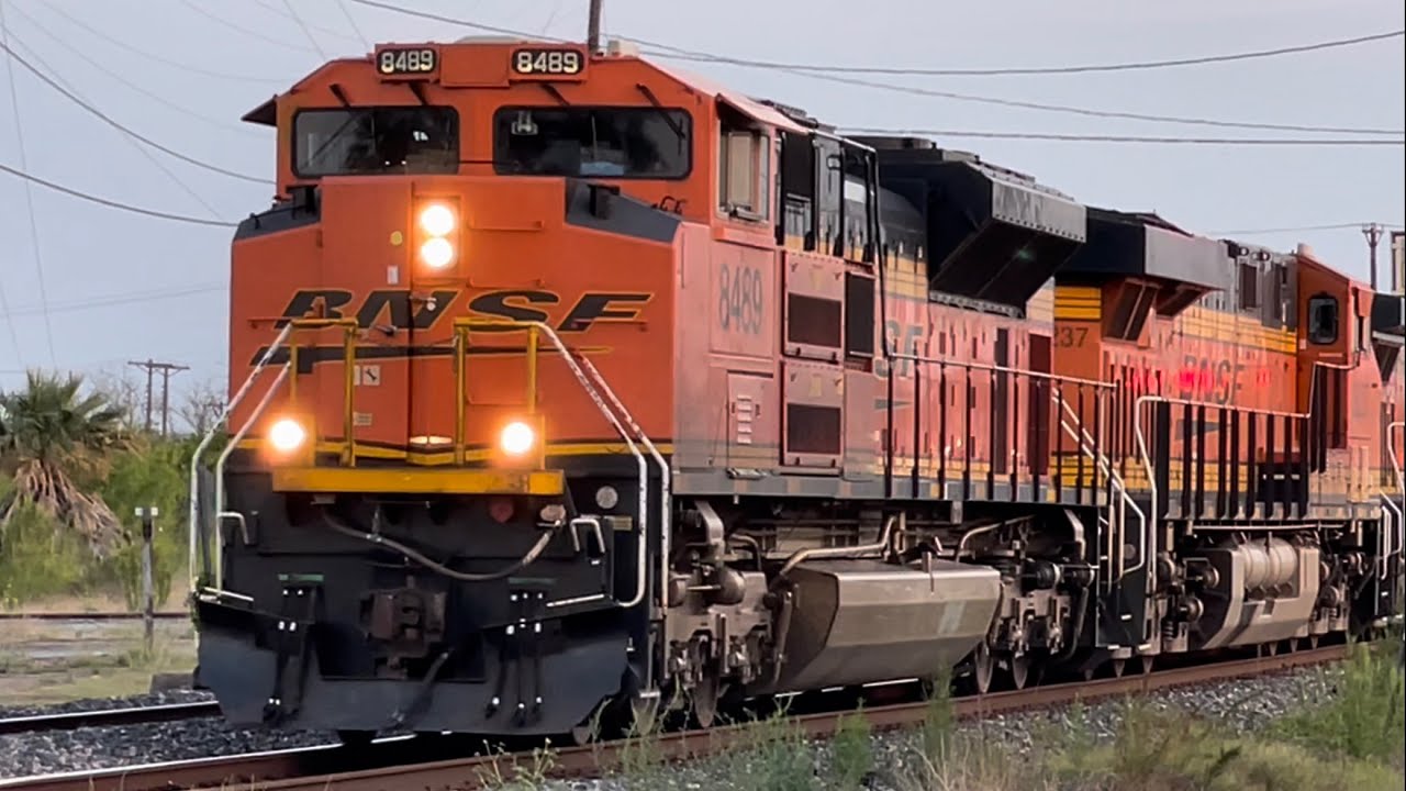 BNSF 8489 SD70ACE w/ Nice K5LLA Leads Intermodal (Voice Reveal) - YouTube