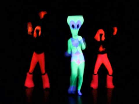 DANCE IN YOUR PANTS ALIEN - GANGNAM STYLE - YouTube