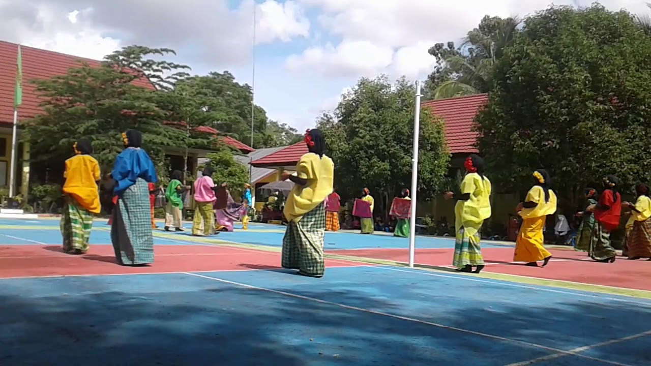 Tari lipa sabbe SMP N 3 Awangpone - YouTube