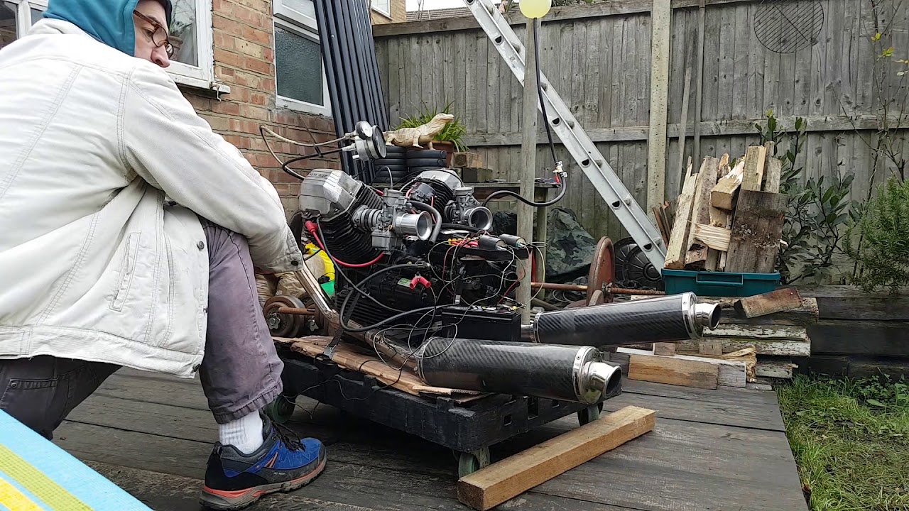 The Mega Motor lives and breathes. Moto Guzzi LeMans thousand 1105cc ...